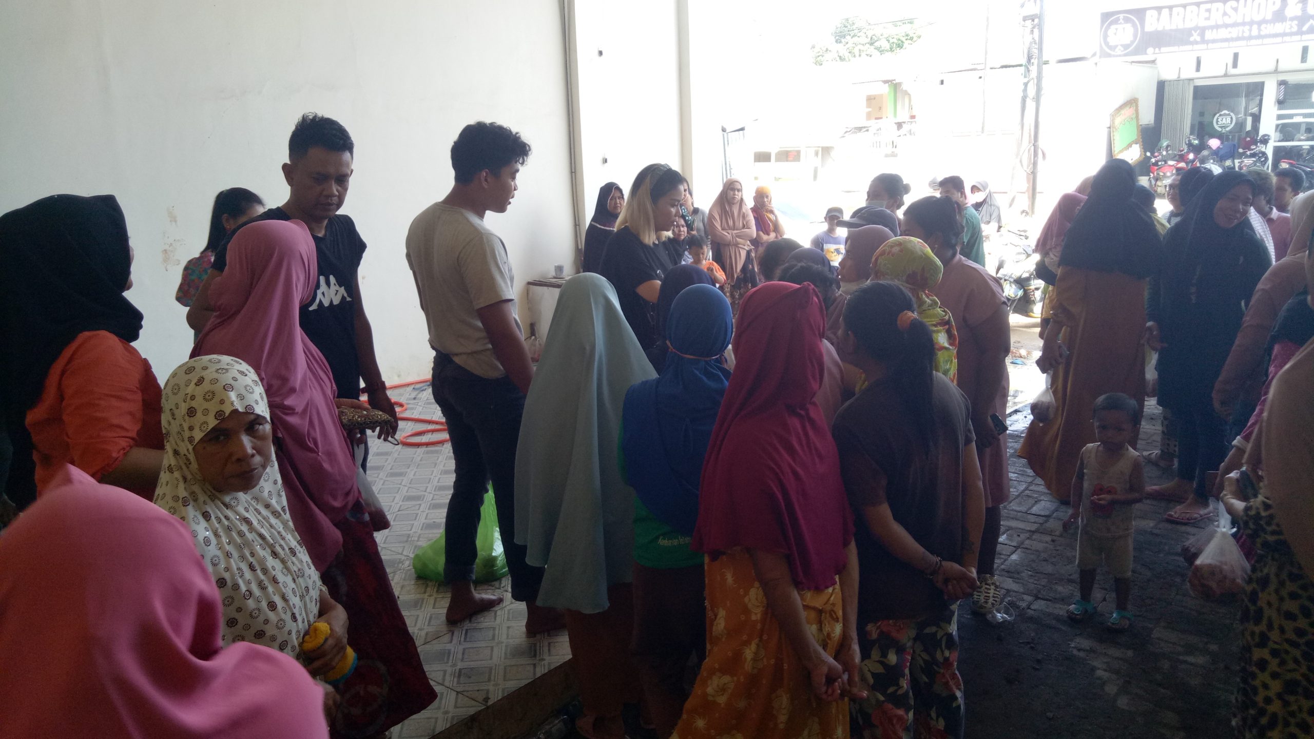 Di Hari Raya Idul Adha 1443 H, Fenny Frans Pengusaha Fashion Sembelih ...